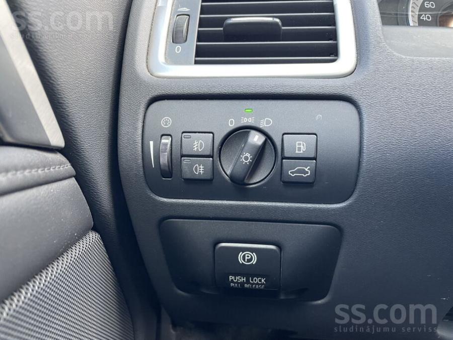Blue Volvo V70 2012 in Riga, with an engine capacity of 2.00 L and mileage of 352 thousand km for 3490 €, photo 31 on AUTOMOTO.COM.LV