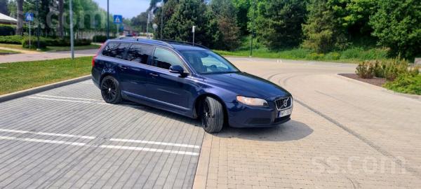 Blue Volvo V70 2012 in Ventspils, with an engine capacity of 1.60 L and mileage of 544 thousand km for 1750 €, photo 5 on AUTOMOTO.COM.LV