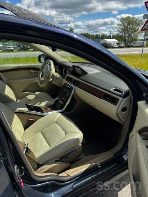 Zils Volvo V70 2012 Cēsis, ar dzinēja tilpumu 2.40 L un nobraukumu 425 tūkst. km par 5300 €, foto 3 vietnē AUTOMOTO.COM.LV