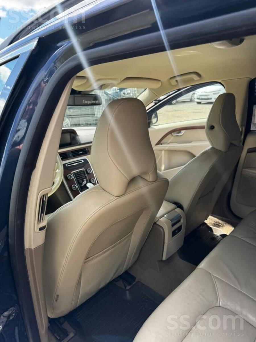 Zils Volvo V70 2012 Cēsis, ar dzinēja tilpumu 2.40 L un nobraukumu 425 tūkst. km par 5300 €, foto 4 vietnē AUTOMOTO.COM.LV