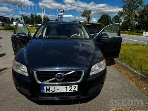 Zils Volvo V70 2012 Cēsis, ar dzinēja tilpumu 2.40 L un nobraukumu 425 tūkst. km par 5300 €, foto 5 vietnē AUTOMOTO.COM.LV