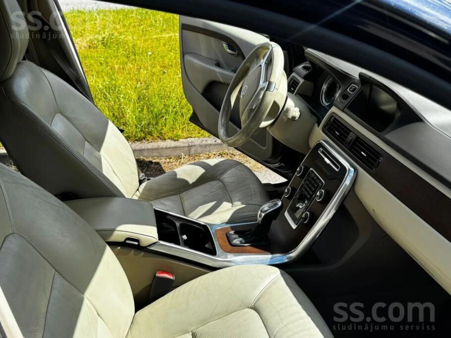 Zils Volvo V70 2012 Cēsis, ar dzinēja tilpumu 2.40 L un nobraukumu 425 tūkst. km par 5300 €, foto 6 vietnē AUTOMOTO.COM.LV