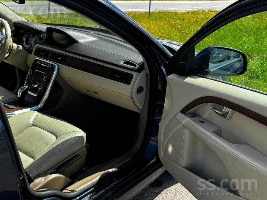 Zils Volvo V70 2012 Cēsis, ar dzinēja tilpumu 2.40 L un nobraukumu 425 tūkst. km par 5300 €, foto 7 vietnē AUTOMOTO.COM.LV