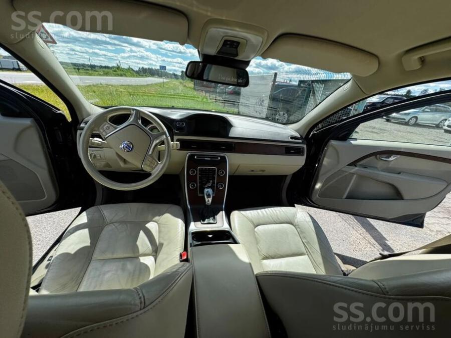 Zils Volvo V70 2012 Cēsis, ar dzinēja tilpumu 2.40 L un nobraukumu 425 tūkst. km par 5300 €, foto 9 vietnē AUTOMOTO.COM.LV
