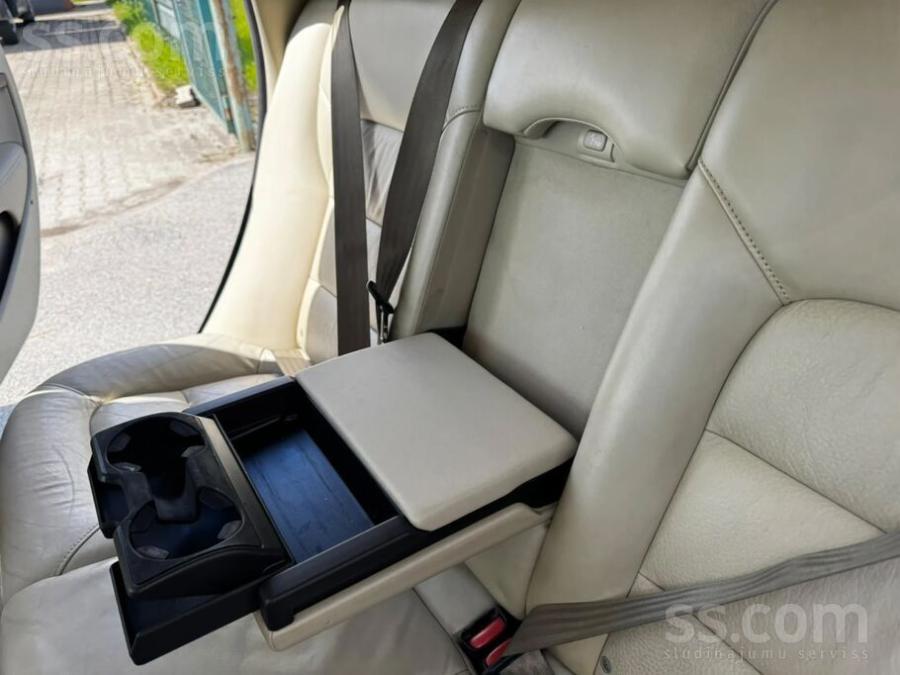 Zils Volvo V70 2012 Cēsis, ar dzinēja tilpumu 2.40 L un nobraukumu 425 tūkst. km par 5300 €, foto 10 vietnē AUTOMOTO.COM.LV