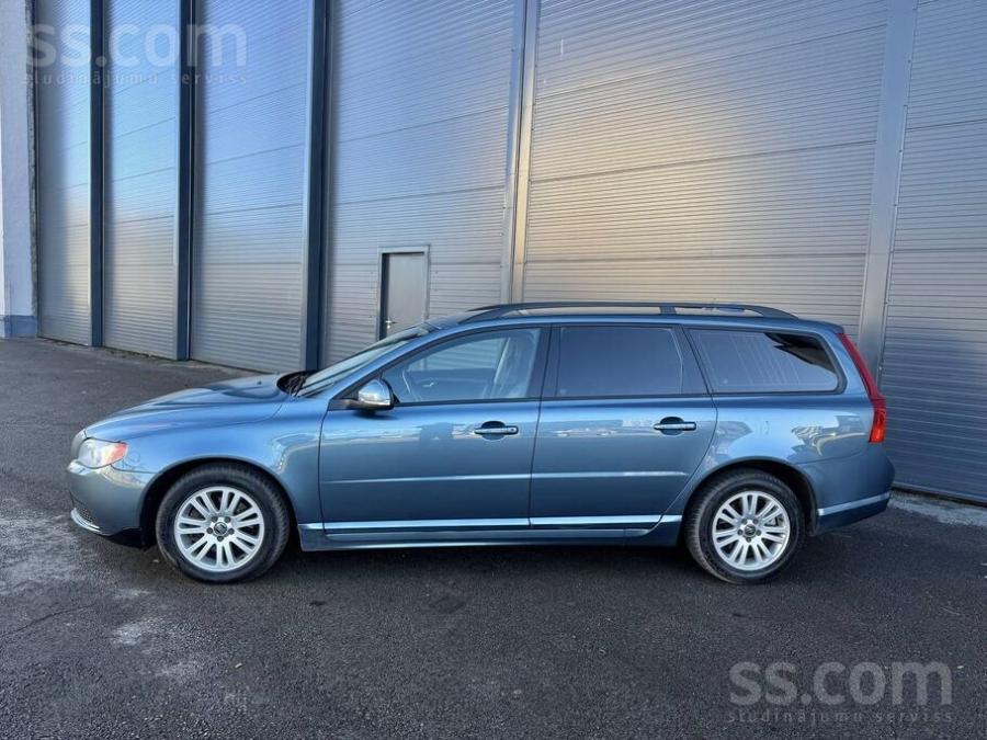 Blue Volvo V70 2012 in Riga, with an engine capacity of 2.00 L and mileage of 0 thousand km for 4200 €, photo 4 on AUTOMOTO.COM.LV