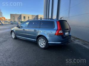 Blue Volvo V70 2012 in Riga, with an engine capacity of 2.00 L and mileage of 0 thousand km for 4200 €, photo 6 on AUTOMOTO.COM.LV