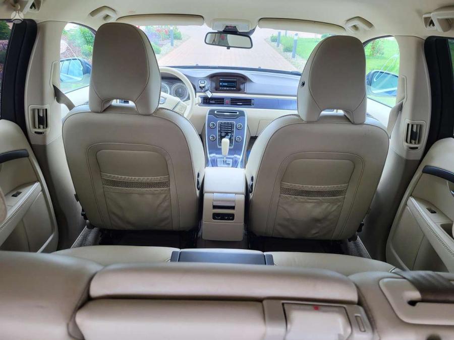 Blue Volvo V70 2012 in Vilnius, with an engine capacity of 1.98 L and mileage of 314 thousand km for 5550 €, photo 14 on AUTOMOTO.COM.LV