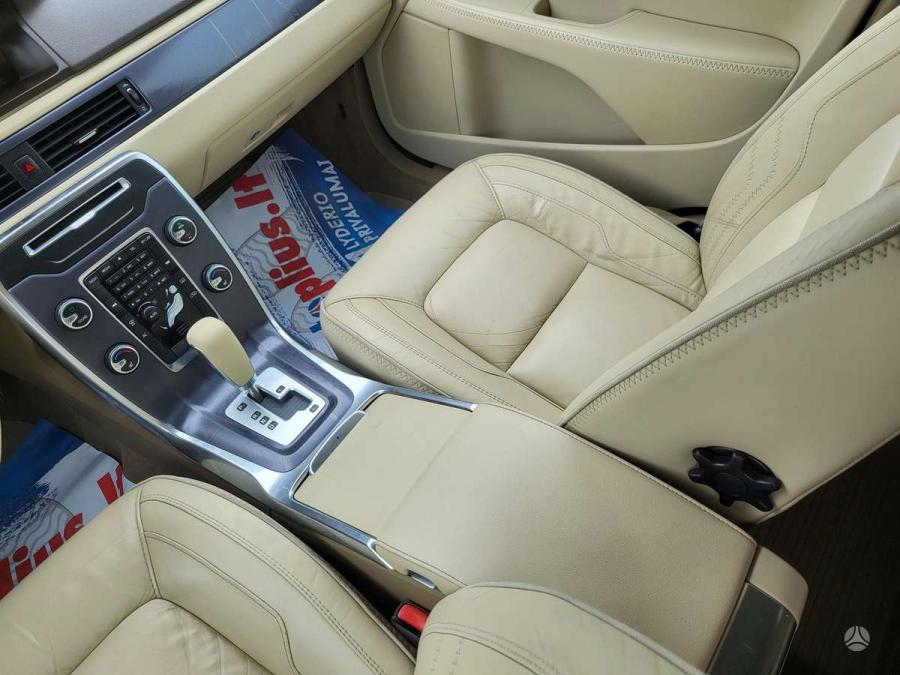 Blue Volvo V70 2012 in Vilnius, with an engine capacity of 1.98 L and mileage of 314 thousand km for 5550 €, photo 19 on AUTOMOTO.COM.LV
