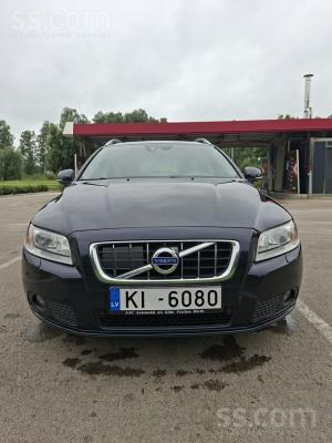 Blue Volvo V70 2012 in Aizkraukle, with an engine capacity of 2.00 L and mileage of 337 thousand km for 6600 €, photo 3 on AUTOMOTO.COM.LV
