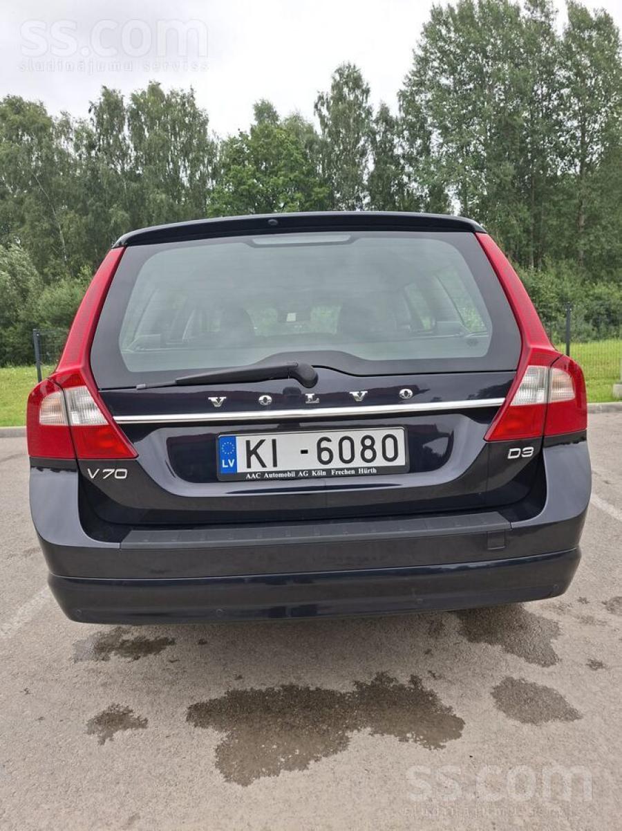 Blue Volvo V70 2012 in Aizkraukle, with an engine capacity of 2.00 L and mileage of 337 thousand km for 6600 €, photo 4 on AUTOMOTO.COM.LV