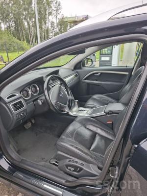 Blue Volvo V70 2012 in Aizkraukle, with an engine capacity of 2.00 L and mileage of 337 thousand km for 6600 €, photo 7 on AUTOMOTO.COM.LV