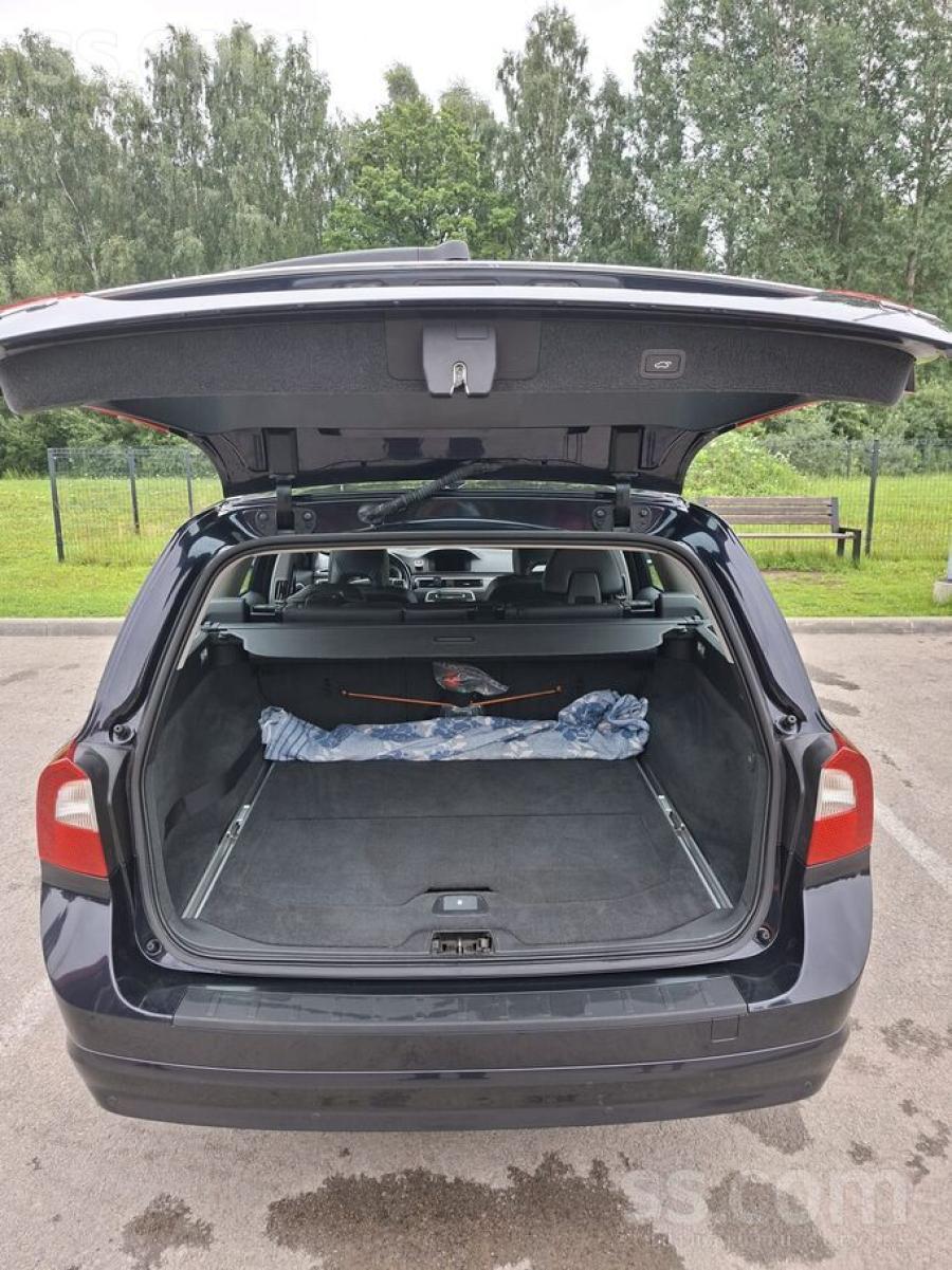 Blue Volvo V70 2012 in Aizkraukle, with an engine capacity of 2.00 L and mileage of 337 thousand km for 6600 €, photo 9 on AUTOMOTO.COM.LV