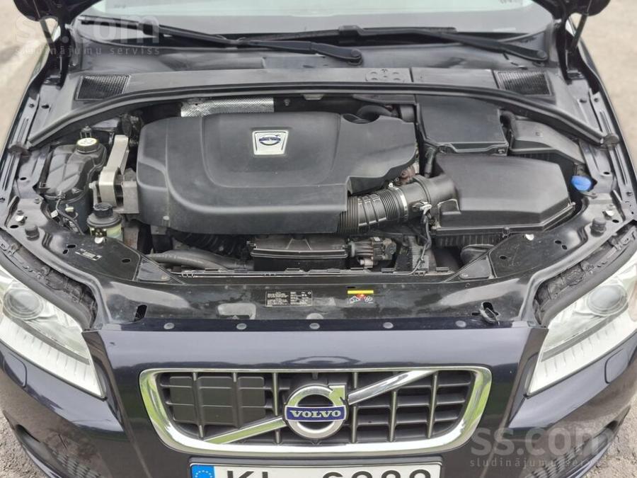 Blue Volvo V70 2012 in Aizkraukle, with an engine capacity of 2.00 L and mileage of 337 thousand km for 6600 €, photo 10 on AUTOMOTO.COM.LV
