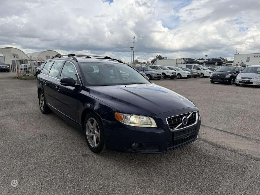 Zils Volvo V70 2012 Marijampole, ar dzinēja tilpumu 1.56 L un nobraukumu 263 tūkst. km par 3950 €, foto 4 vietnē AUTOMOTO.COM.LV