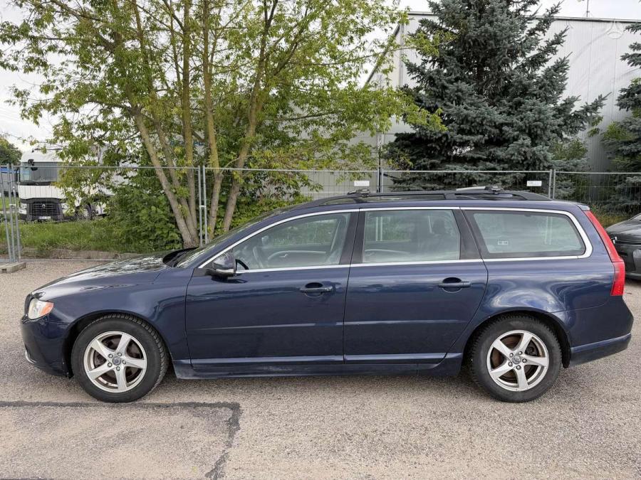 Zils Volvo V70 2012 Marijampole, ar dzinēja tilpumu 1.56 L un nobraukumu 263 tūkst. km par 3950 €, foto 9 vietnē AUTOMOTO.COM.LV