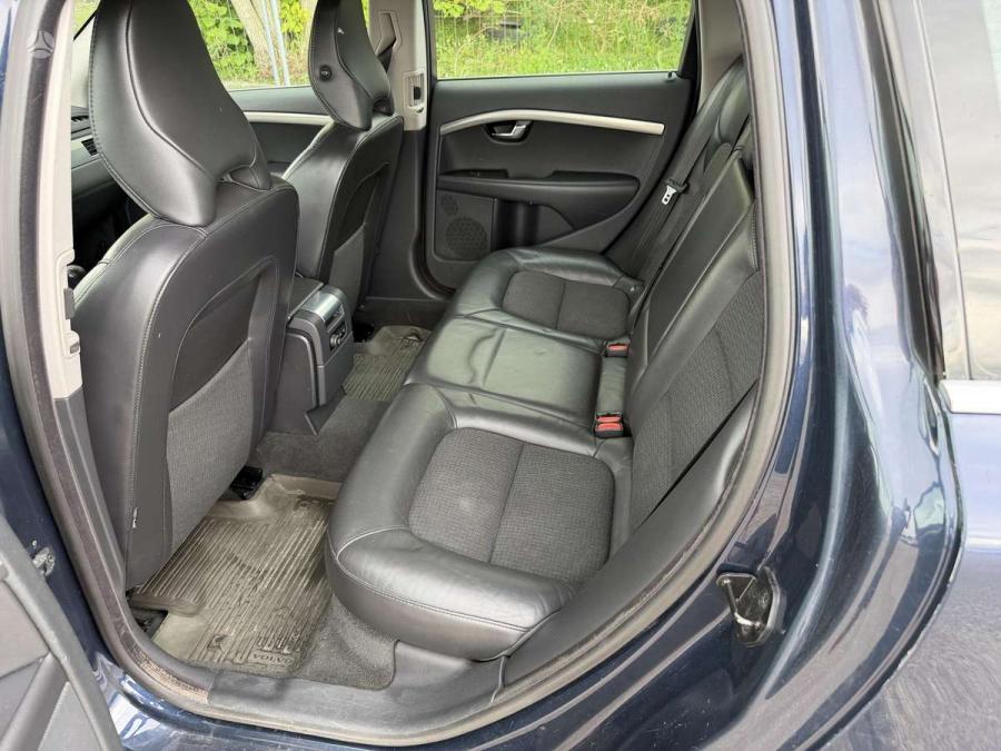 Zils Volvo V70 2012 Marijampole, ar dzinēja tilpumu 1.56 L un nobraukumu 263 tūkst. km par 3950 €, foto 10 vietnē AUTOMOTO.COM.LV