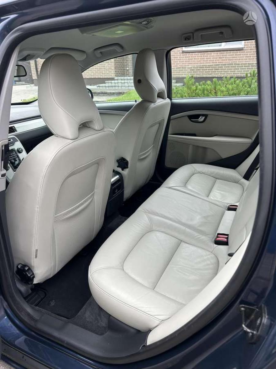 Zils Volvo V70 2012 Kauņa, ar dzinēja tilpumu 1.98 L un nobraukumu 291 tūkst. km par 6000 €, foto 14 vietnē AUTOMOTO.COM.LV