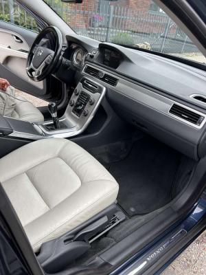 Zils Volvo V70 2012 Kauņa, ar dzinēja tilpumu 1.98 L un nobraukumu 291 tūkst. km par 6000 €, foto 23 vietnē AUTOMOTO.COM.LV