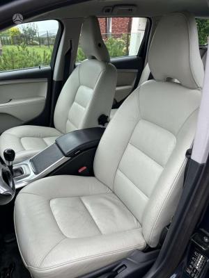 Zils Volvo V70 2012 Kauņa, ar dzinēja tilpumu 1.98 L un nobraukumu 291 tūkst. km par 6000 €, foto 25 vietnē AUTOMOTO.COM.LV
