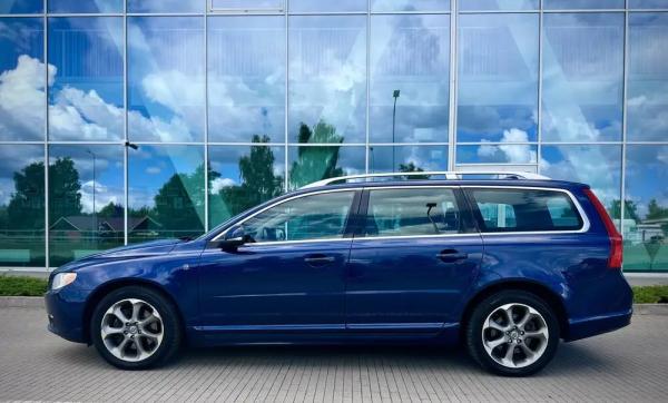 Zils Volvo V70 2012 Rēzekne, ar dzinēja tilpumu 2.00 L un nobraukumu 259 tūkst. km par 6990 €, foto 4 vietnē AUTOMOTO.COM.LV