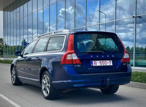 Zils Volvo V70 2012 Rēzekne, ar dzinēja tilpumu 2.00 L un nobraukumu 259 tūkst. km par 6990 €, foto 5 vietnē AUTOMOTO.COM.LV