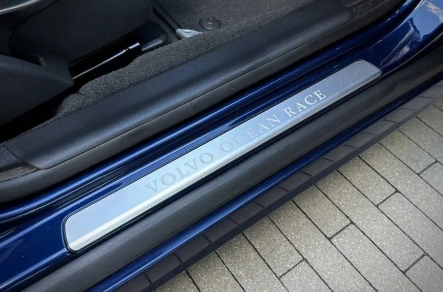 Zils Volvo V70 2012 Rēzekne, ar dzinēja tilpumu 2.00 L un nobraukumu 259 tūkst. km par 6990 €, foto 9 vietnē AUTOMOTO.COM.LV