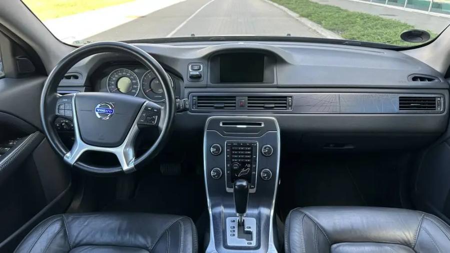 Zils Volvo V70 2012 Rēzekne, ar dzinēja tilpumu 2.00 L un nobraukumu 259 tūkst. km par 6990 €, foto 10 vietnē AUTOMOTO.COM.LV