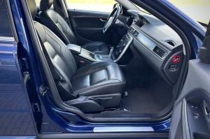 Zils Volvo V70 2012 Rēzekne, ar dzinēja tilpumu 2.00 L un nobraukumu 259 tūkst. km par 6990 €, foto 16 vietnē AUTOMOTO.COM.LV