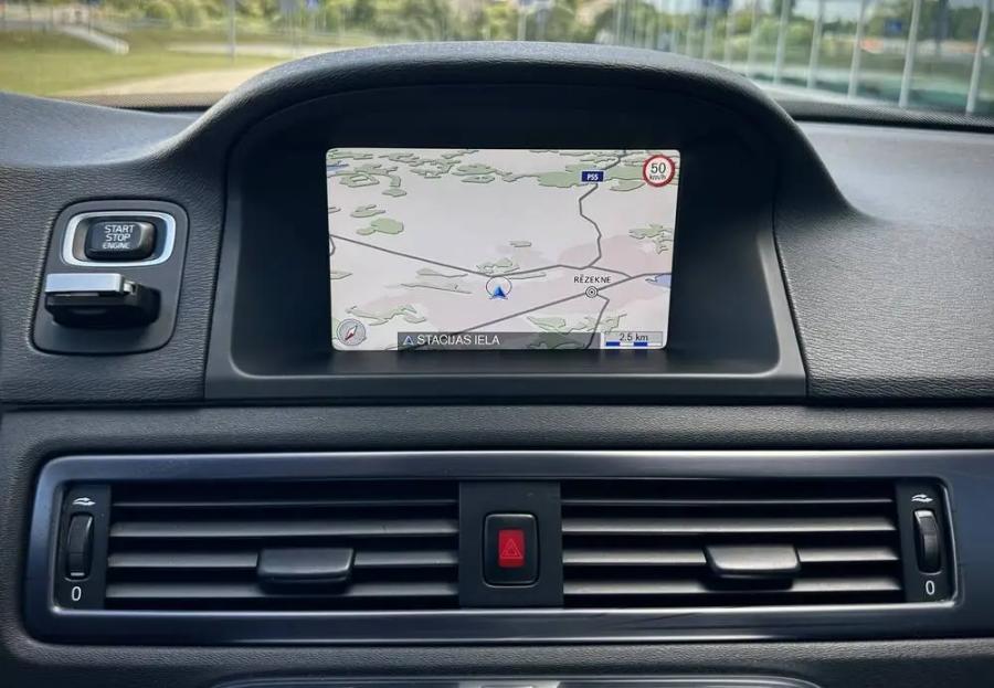 Zils Volvo V70 2012 Rēzekne, ar dzinēja tilpumu 2.00 L un nobraukumu 259 tūkst. km par 6990 €, foto 20 vietnē AUTOMOTO.COM.LV