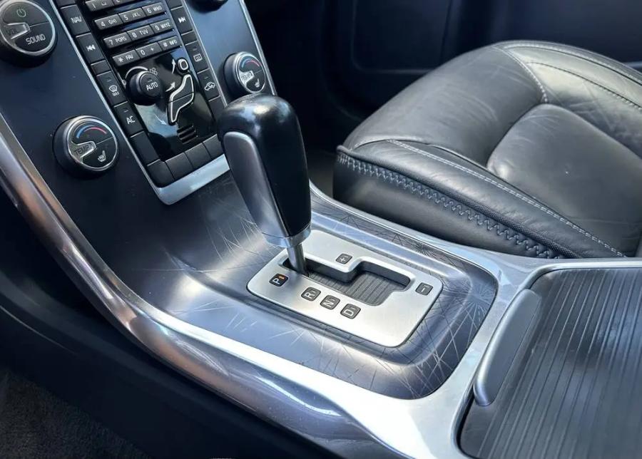 Zils Volvo V70 2012 Rēzekne, ar dzinēja tilpumu 2.00 L un nobraukumu 259 tūkst. km par 6990 €, foto 21 vietnē AUTOMOTO.COM.LV
