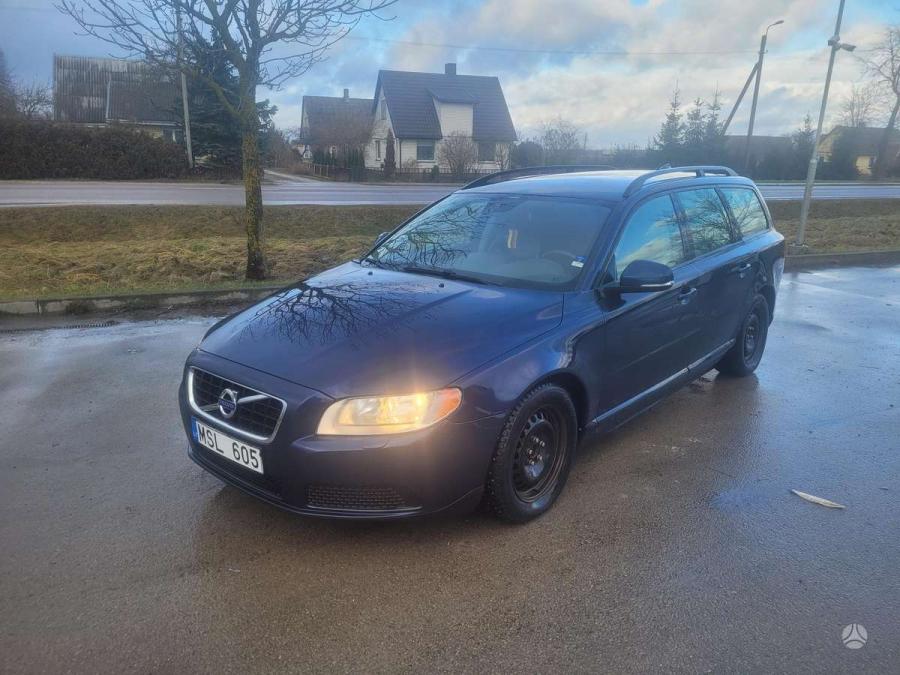 Blue Volvo V70 2012 in Kelme, with an engine capacity of 1.56 L and mileage of 254 thousand km for 2000 €, photo 3 on AUTOMOTO.COM.LV