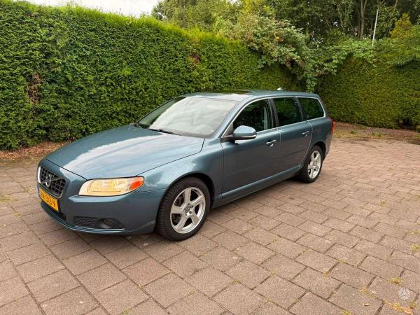 Zils Volvo V70 2012 Kauņa, ar dzinēja tilpumu 2.40 L un nobraukumu 312 tūkst. km par 5700 €, foto 1 vietnē AUTOMOTO.COM.LV