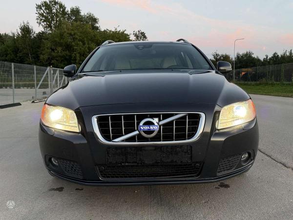 Blue Volvo V70 2012 in Kaunas, with an engine capacity of 1.98 L and mileage of 278 thousand km for 5400 €, photo 9 on AUTOMOTO.COM.LV