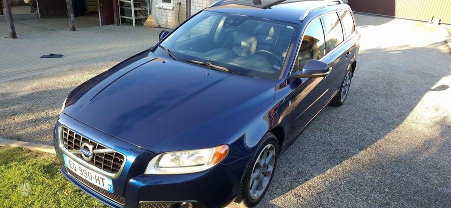 Blue Volvo V70 2012 in Vilnius, with an engine capacity of 1.98 L and mileage of 314 thousand km for 5850 €, photo 1 on AUTOMOTO.COM.LV