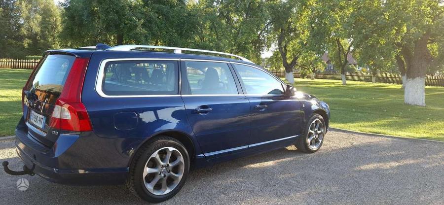 Blue Volvo V70 2012 in Vilnius, with an engine capacity of 1.98 L and mileage of 314 thousand km for 5850 €, photo 5 on AUTOMOTO.COM.LV