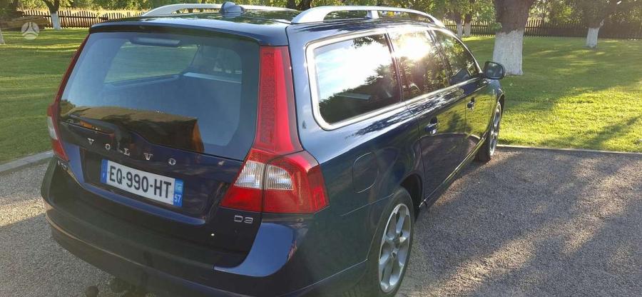 Blue Volvo V70 2012 in Vilnius, with an engine capacity of 1.98 L and mileage of 314 thousand km for 5850 €, photo 6 on AUTOMOTO.COM.LV
