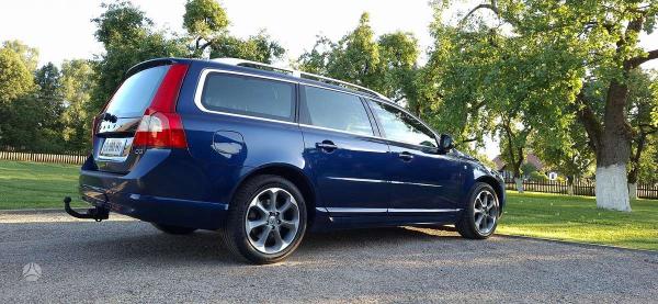 Volvo V70 2012 in Vilnius on AUTOMOTO.COM.LV Blue Volvo V70 2012 in Vilnius, with an engine capacity of 1.98 L and mileage of 314 thousand km for 5850 €, photo 7 on AUTOMOTO.COM.LV