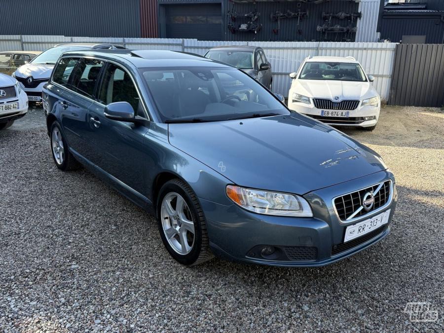 Zils Volvo V70 2012 Kauņa, ar dzinēja tilpumu 2.40 L un nobraukumu 312 tūkst. km par 5700 €, foto 1 vietnē AUTOMOTO.COM.LV
