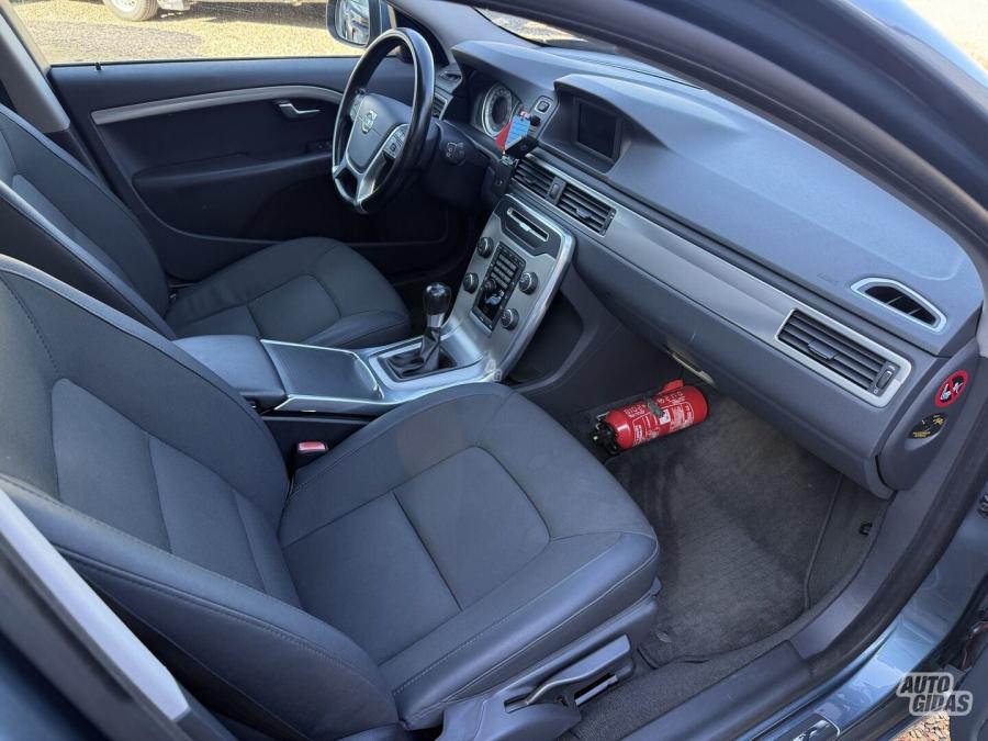 Zils Volvo V70 2012 Kauņa, ar dzinēja tilpumu 2.40 L un nobraukumu 312 tūkst. km par 5700 €, foto 14 vietnē AUTOMOTO.COM.LV