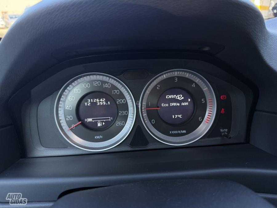 Zils Volvo V70 2012 Kauņa, ar dzinēja tilpumu 2.40 L un nobraukumu 312 tūkst. km par 5700 €, foto 16 vietnē AUTOMOTO.COM.LV