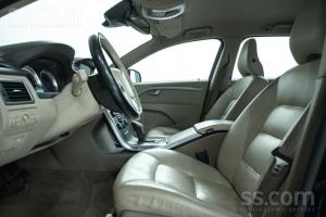 Blue Volvo V70 2012 in Riga, with an engine capacity of 2.40 L and mileage of 247 thousand km for 6200 €, photo 6 on AUTOMOTO.COM.LV