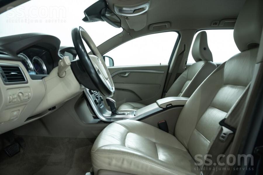 Blue Volvo V70 2012 in Riga, with an engine capacity of 2.40 L and mileage of 247 thousand km for 6200 €, photo 6 on AUTOMOTO.COM.LV