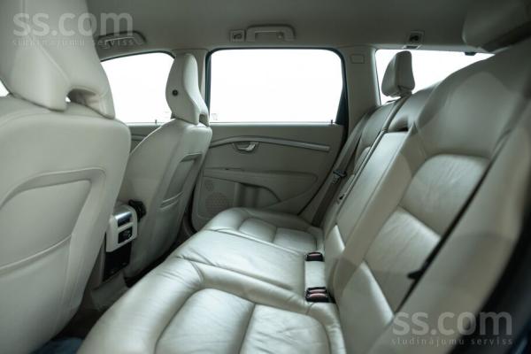 Volvo V70 2012 Rīga vietnē Zils Volvo V70 2012 Rīga, ar dzinēja tilpumu 2.40 L un nobraukumu 247 tūkst. km par 6200 €, foto 7 vietnē AUTOMOTO.COM.LV