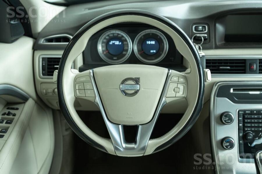 Blue Volvo V70 2012 in Riga, with an engine capacity of 2.40 L and mileage of 247 thousand km for 6200 €, photo 11 on AUTOMOTO.COM.LV