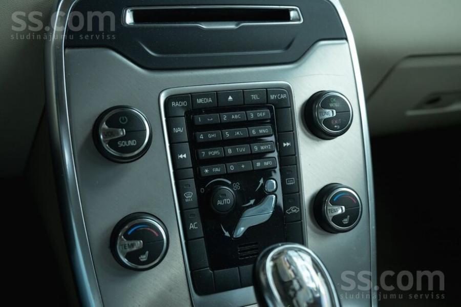 Blue Volvo V70 2012 in Riga, with an engine capacity of 2.40 L and mileage of 247 thousand km for 6200 €, photo 14 on AUTOMOTO.COM.LV
