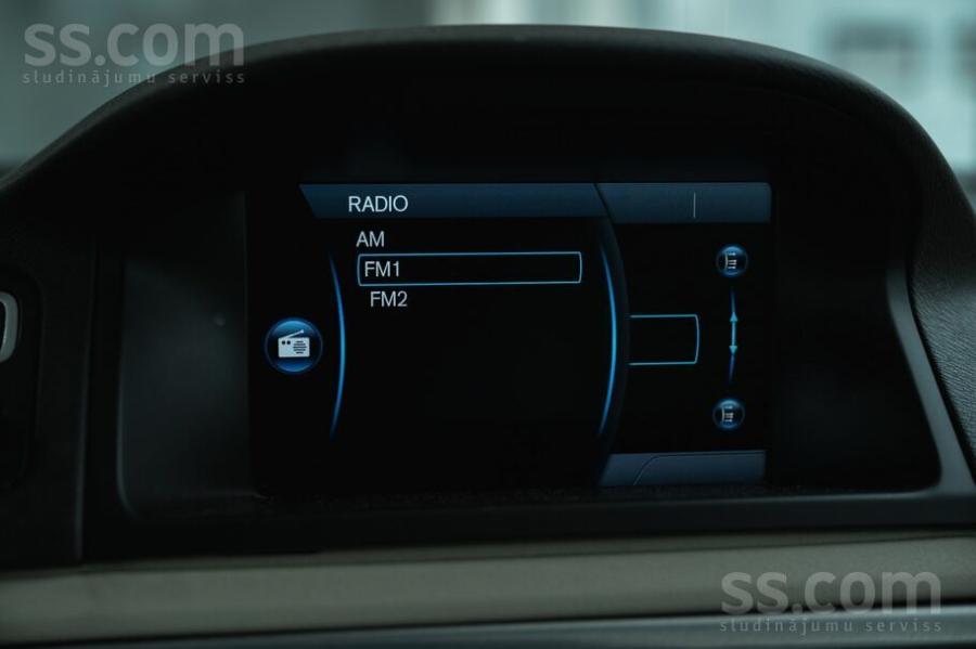 Blue Volvo V70 2012 in Riga, with an engine capacity of 2.40 L and mileage of 247 thousand km for 6200 €, photo 16 on AUTOMOTO.COM.LV