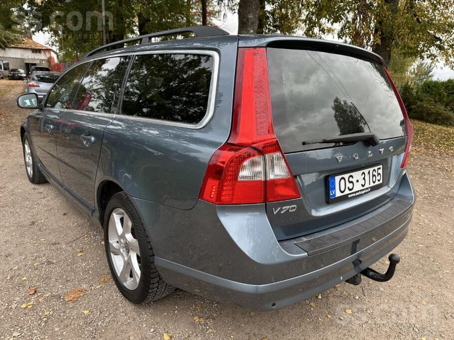 Blue Volvo V70 2012 in Riga, with an engine capacity of 2.00 L and mileage of 354 thousand km for 4990 €, photo 4 on AUTOMOTO.COM.LV