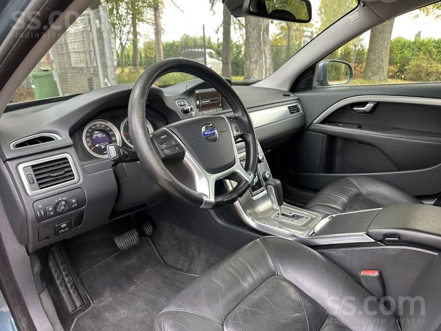 Blue Volvo V70 2012 in Riga, with an engine capacity of 2.00 L and mileage of 354 thousand km for 4990 €, photo 11 on AUTOMOTO.COM.LV