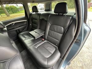 Blue Volvo V70 2012 in Riga, with an engine capacity of 2.00 L and mileage of 354 thousand km for 4990 €, photo 16 on AUTOMOTO.COM.LV